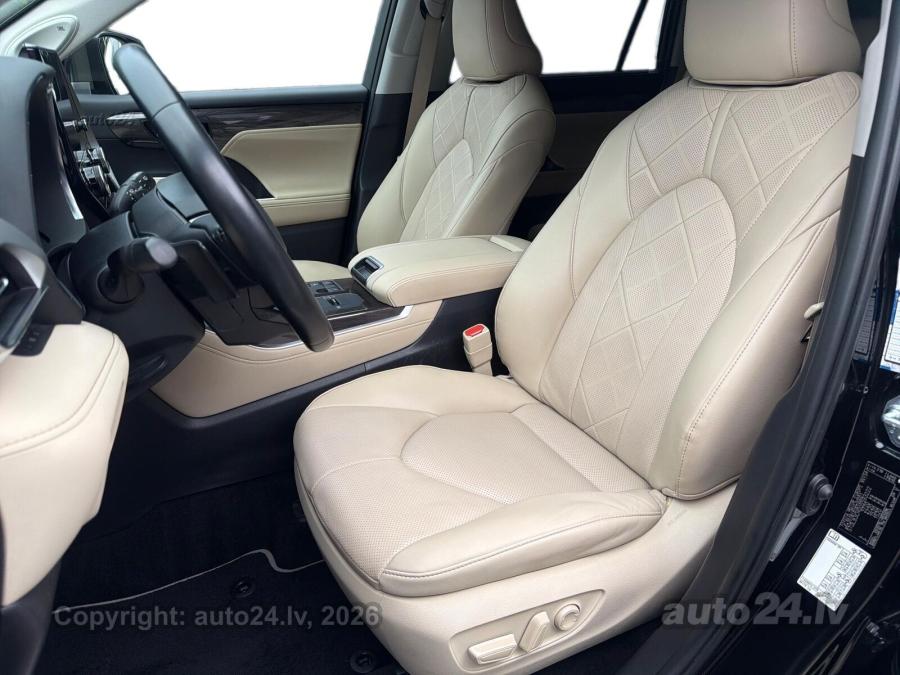 Melns Toyota Highlander 2023 Tallina, ar dzinēja tilpumu 2.49 L un nobraukumu 90 tūkst. km par 49995 €, foto 12 vietnē AUTOMOTO.COM.LV