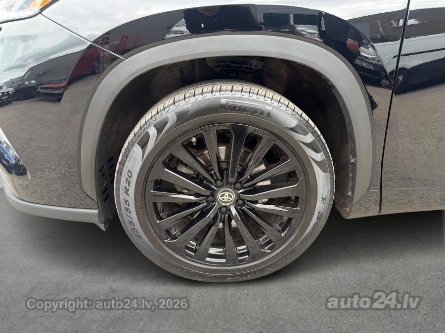 Melns Toyota Highlander 2023 Tallina, ar dzinēja tilpumu 2.49 L un nobraukumu 90 tūkst. km par 49995 €, foto 16 vietnē AUTOMOTO.COM.LV