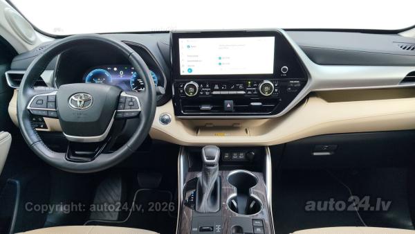 Black Toyota Highlander 2023 in Tallinn, with an engine capacity of 2.49 L and mileage of 49 thousand km for 49900 €, photo 9 on AUTOMOTO.COM.LV