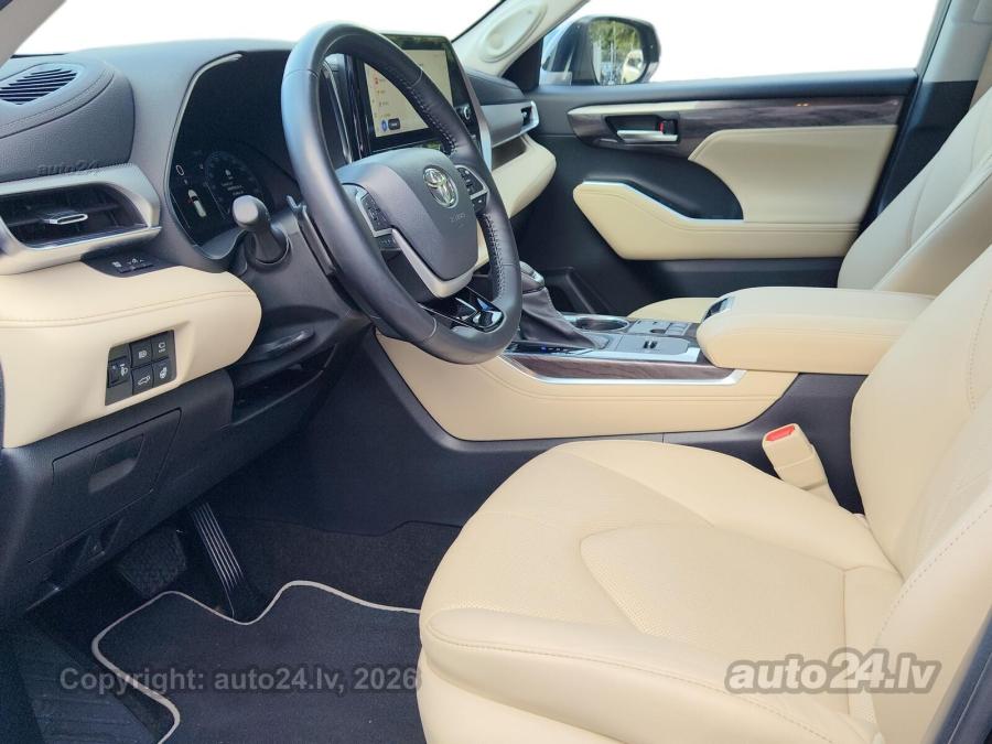 Melns Toyota Highlander 2023 Tallina, ar dzinēja tilpumu 2.49 L un nobraukumu 49 tūkst. km par 49900 €, foto 12 vietnē AUTOMOTO.COM.LV