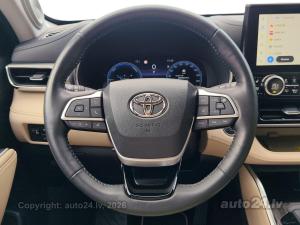 Melns Toyota Highlander 2023 Tallina, ar dzinēja tilpumu 2.49 L un nobraukumu 49 tūkst. km par 49900 €, foto 13 vietnē AUTOMOTO.COM.LV