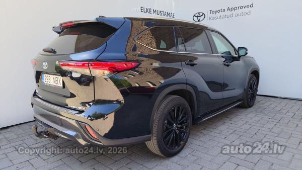 Melns Toyota Highlander 2024 Tallina, ar dzinēja tilpumu 2.49 L un nobraukumu 48 tūkst. km par 55995 €, foto 2 vietnē AUTOMOTO.COM.LV