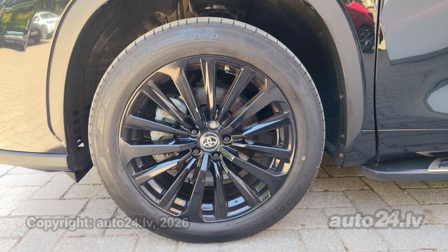 Melns Toyota Highlander 2024 Tallina, ar dzinēja tilpumu 2.49 L un nobraukumu 48 tūkst. km par 55995 €, foto 16 vietnē AUTOMOTO.COM.LV