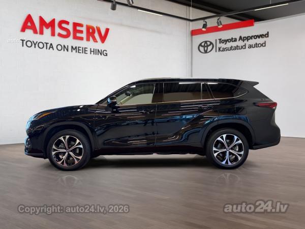 Melns Toyota Highlander 2024 Tartu, ar dzinēja tilpumu 2.50 L un nobraukumu 33 tūkst. km par 49990 €, foto 4 vietnē AUTOMOTO.COM.LV