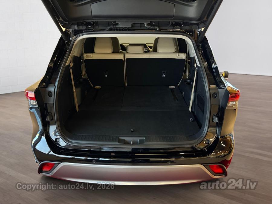 Melns Toyota Highlander 2024 Tartu, ar dzinēja tilpumu 2.50 L un nobraukumu 33 tūkst. km par 49990 €, foto 11 vietnē AUTOMOTO.COM.LV