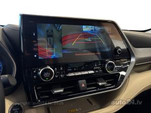 Melns Toyota Highlander 2024 Tartu, ar dzinēja tilpumu 2.50 L un nobraukumu 33 tūkst. km par 49990 €, foto 15 vietnē AUTOMOTO.COM.LV