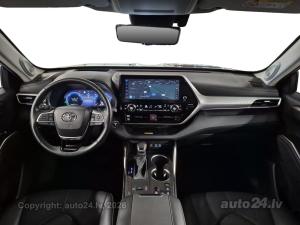 Black Toyota Highlander 2024 in Tallinn, with an engine capacity of 2.50 L and mileage of 88 thousand km for 47990 €, photo 9 on AUTOMOTO.COM.LV