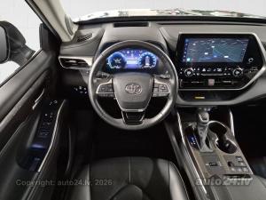 Black Toyota Highlander 2024 in Tallinn, with an engine capacity of 2.50 L and mileage of 88 thousand km for 47990 €, photo 10 on AUTOMOTO.COM.LV