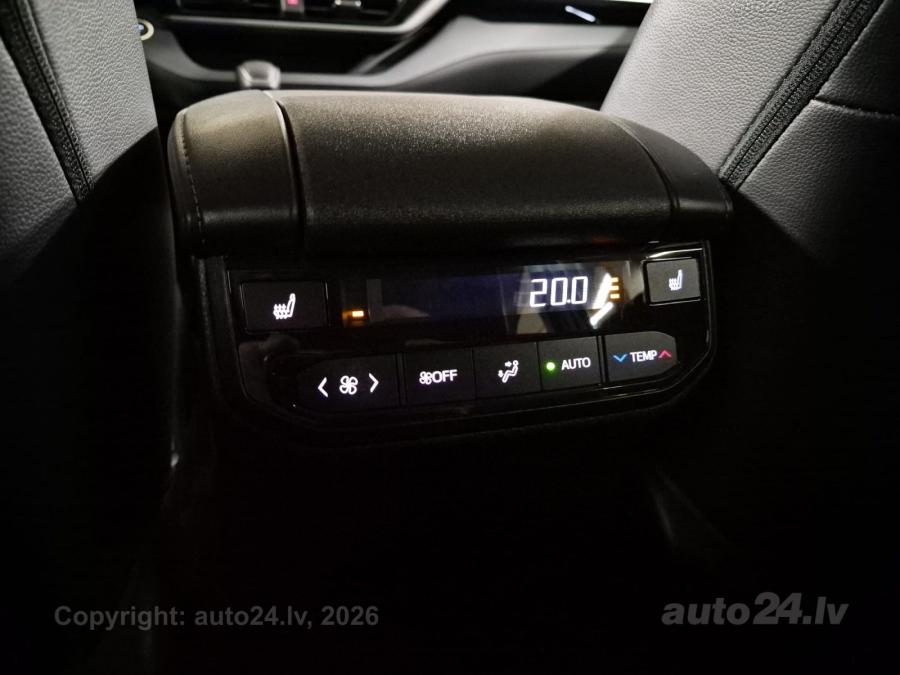 Black Toyota Highlander 2024 in Tallinn, with an engine capacity of 2.50 L and mileage of 88 thousand km for 47990 €, photo 25 on AUTOMOTO.COM.LV