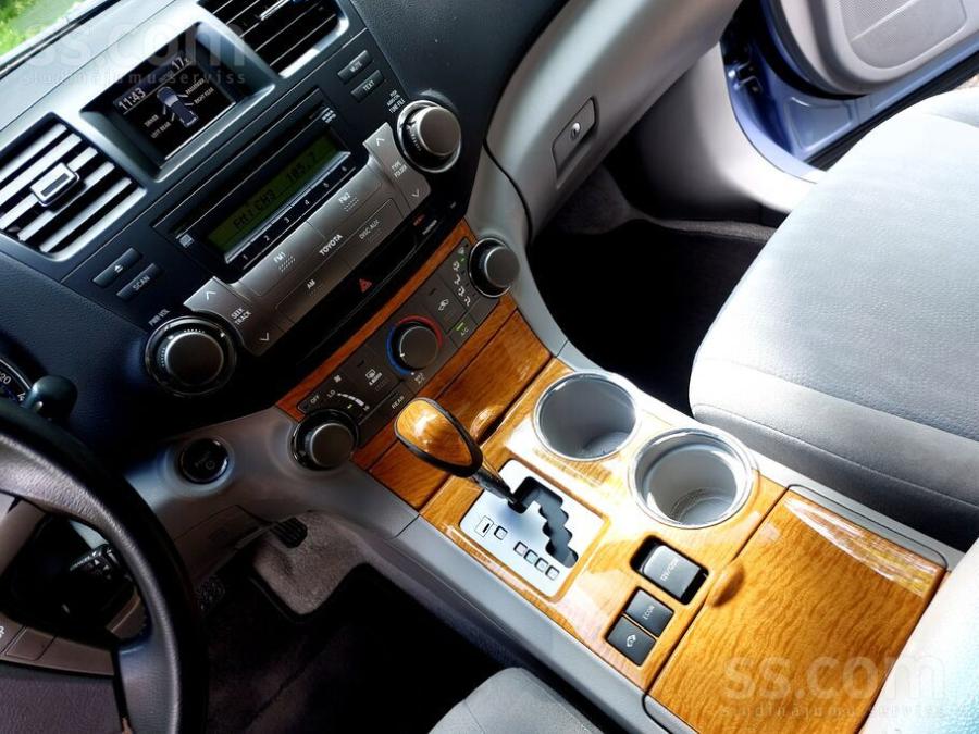 Zils Toyota Highlander 2008 Rīga, ar dzinēja tilpumu 3.30 L un nobraukumu 200 tūkst. km par 5990 €, foto 17 vietnē AUTOMOTO.COM.LV