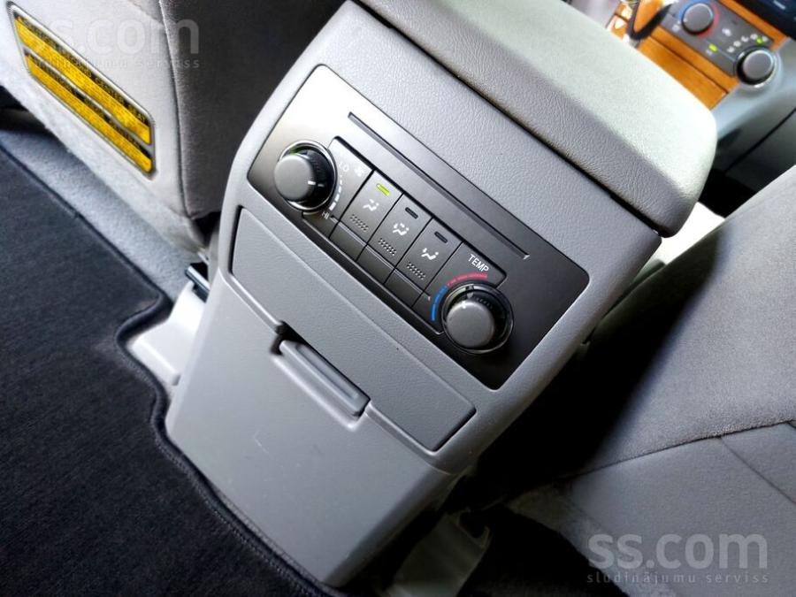 Zils Toyota Highlander 2008 Rīga, ar dzinēja tilpumu 3.30 L un nobraukumu 200 tūkst. km par 5990 €, foto 22 vietnē AUTOMOTO.COM.LV