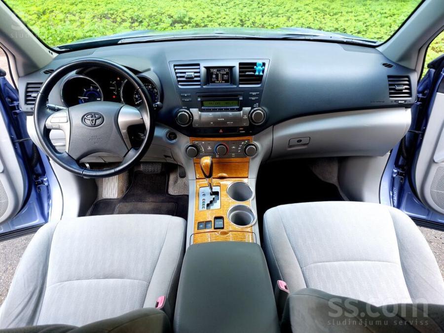Zils Toyota Highlander 2008 Rīga, ar dzinēja tilpumu 3.30 L un nobraukumu 200 tūkst. km par 5990 €, foto 27 vietnē AUTOMOTO.COM.LV