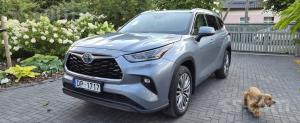 Zils Toyota Highlander 2021 Bauska, ar dzinēja tilpumu 2.50 L un nobraukumu 130 tūkst. km par 36900 €, foto  vietnē AUTOMOTO.COM.LV