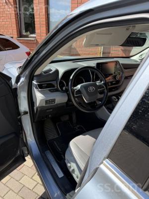 Zils Toyota Highlander 2021 Bauska, ar dzinēja tilpumu 2.50 L un nobraukumu 130 tūkst. km par 36900 €, foto 10 vietnē AUTOMOTO.COM.LV
