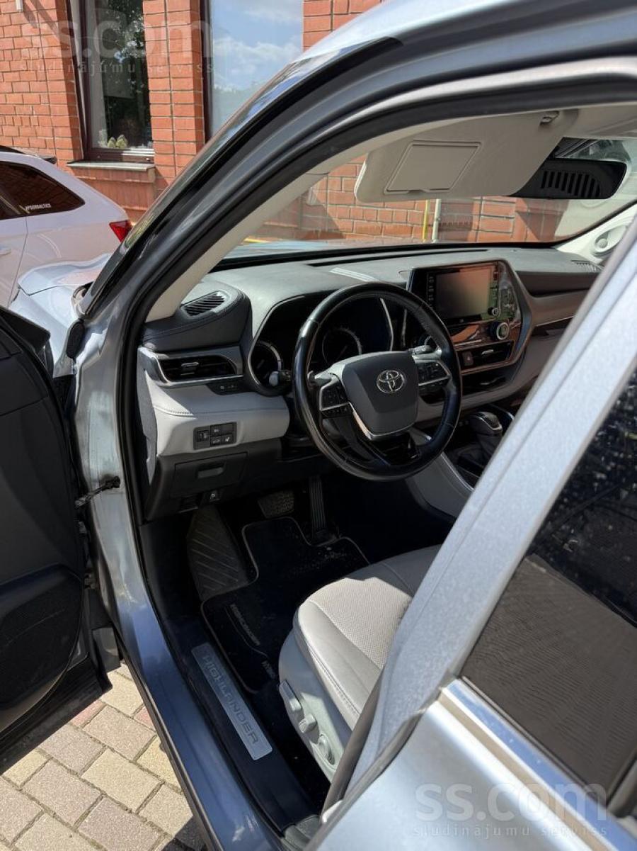 Zils Toyota Highlander 2021 Bauska, ar dzinēja tilpumu 2.50 L un nobraukumu 130 tūkst. km par 36900 €, foto 10 vietnē AUTOMOTO.COM.LV