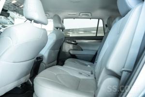 Zils Toyota Highlander 2021 Rīga, ar dzinēja tilpumu 2.50 L un nobraukumu 132 tūkst. km par 32500 €, foto 7 vietnē AUTOMOTO.COM.LV