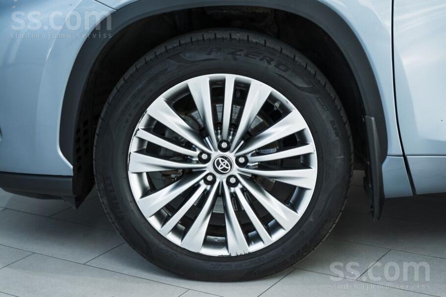 Zils Toyota Highlander 2021 Rīga, ar dzinēja tilpumu 2.50 L un nobraukumu 132 tūkst. km par 32500 €, foto 10 vietnē AUTOMOTO.COM.LV