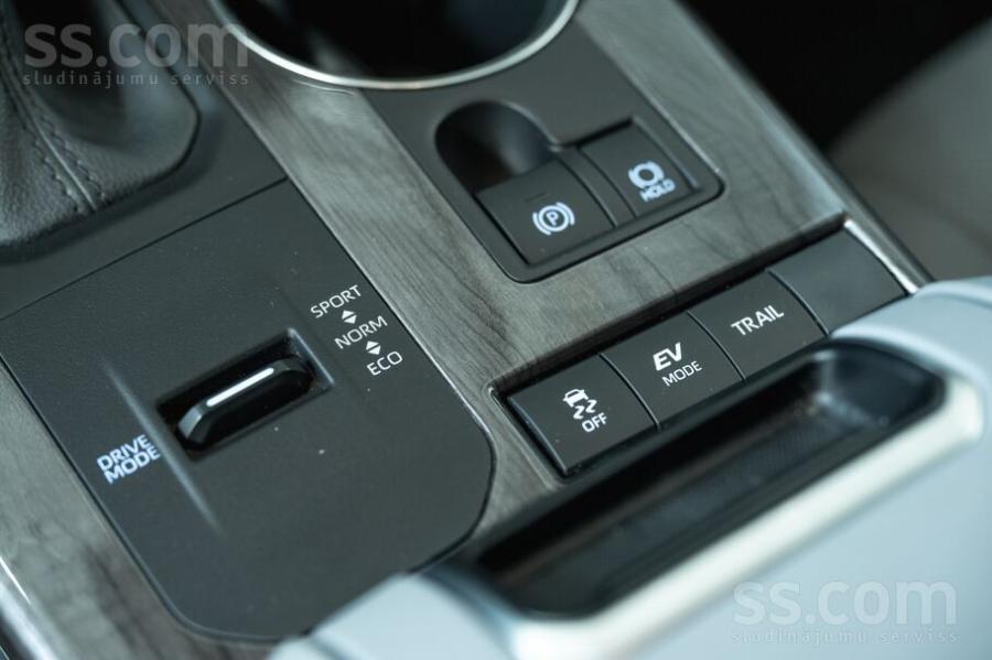 Zils Toyota Highlander 2021 Rīga, ar dzinēja tilpumu 2.50 L un nobraukumu 132 tūkst. km par 32500 €, foto 18 vietnē AUTOMOTO.COM.LV