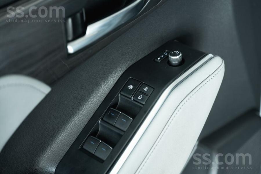 Zils Toyota Highlander 2021 Rīga, ar dzinēja tilpumu 2.50 L un nobraukumu 132 tūkst. km par 32500 €, foto 20 vietnē AUTOMOTO.COM.LV