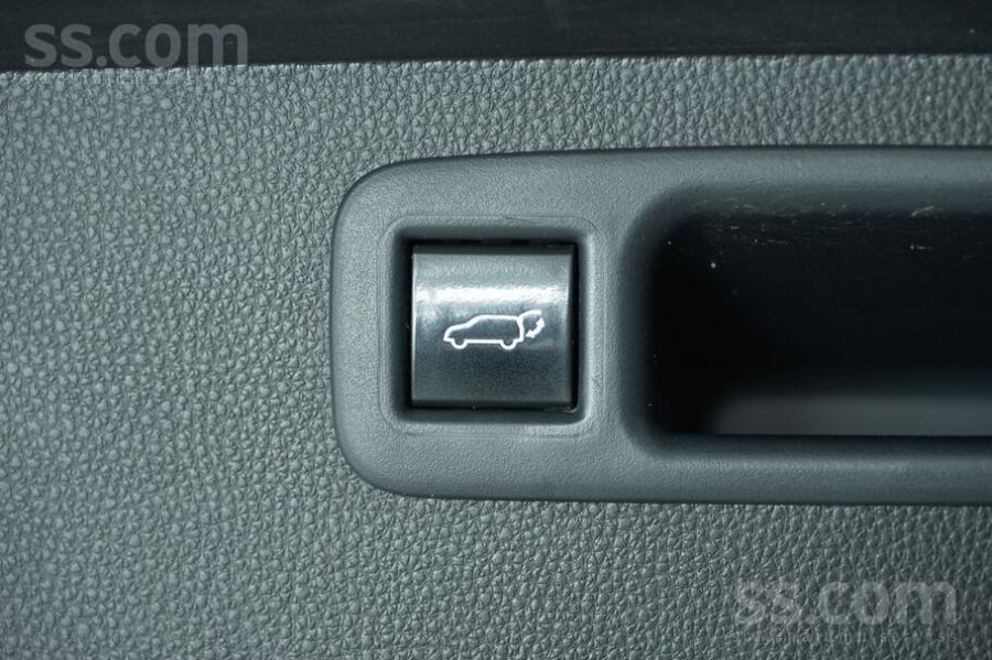 Zils Toyota Highlander 2021 Rīga, ar dzinēja tilpumu 2.50 L un nobraukumu 132 tūkst. km par 32500 €, foto 22 vietnē AUTOMOTO.COM.LV