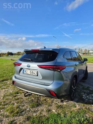 Zils Toyota Highlander 2021 Rīga, ar dzinēja tilpumu 2.50 L un nobraukumu 115 tūkst. km par 37500 €, foto 6 vietnē AUTOMOTO.COM.LV