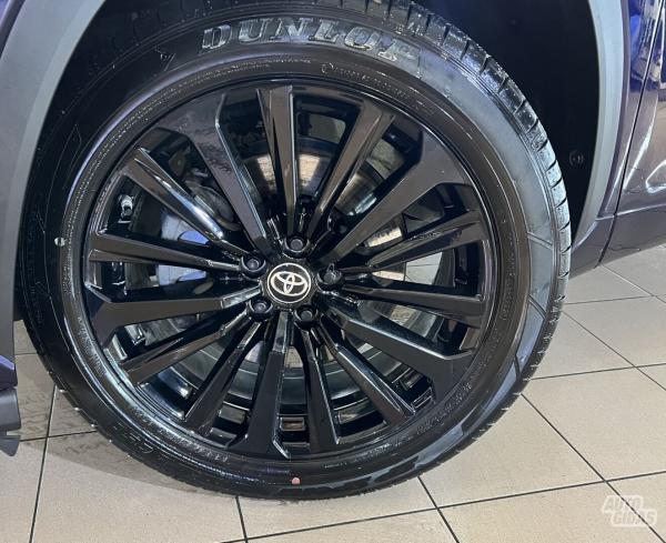 Zils Toyota Highlander 2023 Avižieniai, ar dzinēja tilpumu 2.50 L un nobraukumu 16 tūkst. km par 49950 €, foto 4 vietnē AUTOMOTO.COM.LV