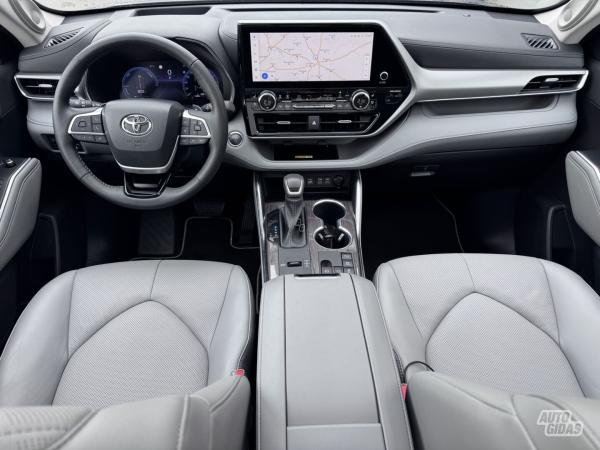 Zils Toyota Highlander 2023 Avižieniai, ar dzinēja tilpumu 2.50 L un nobraukumu 16 tūkst. km par 49950 €, foto 6 vietnē AUTOMOTO.COM.LV