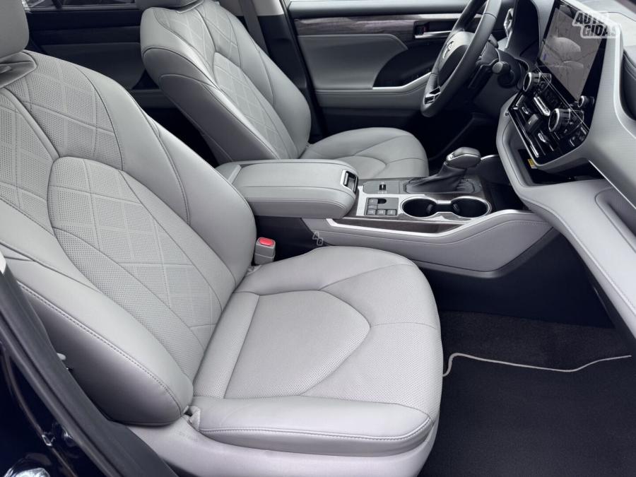 Zils Toyota Highlander 2023 Avižieniai, ar dzinēja tilpumu 2.50 L un nobraukumu 16 tūkst. km par 49950 €, foto 8 vietnē AUTOMOTO.COM.LV