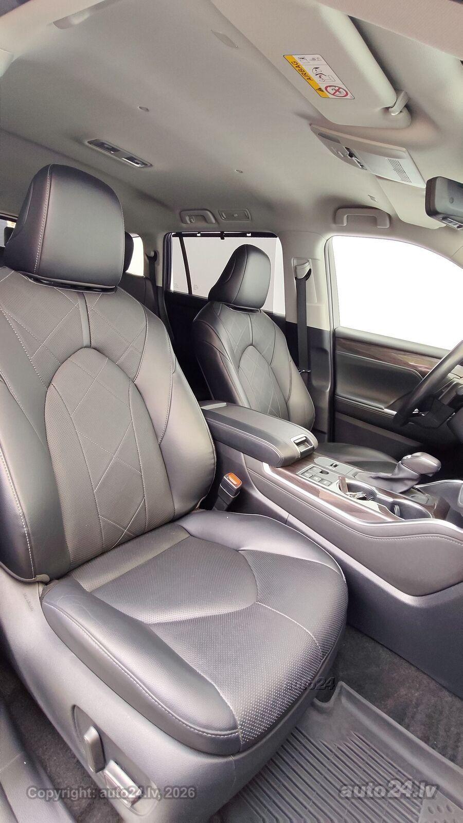 Blue Toyota Highlander 2023 in Tallinn, with an engine capacity of 2.49 L and mileage of 74 thousand km for 50995 €, photo 7 on AUTOMOTO.COM.LV