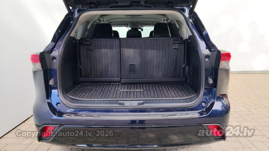 Blue Toyota Highlander 2023 in Tallinn, with an engine capacity of 2.49 L and mileage of 74 thousand km for 50995 €, photo 10 on AUTOMOTO.COM.LV
