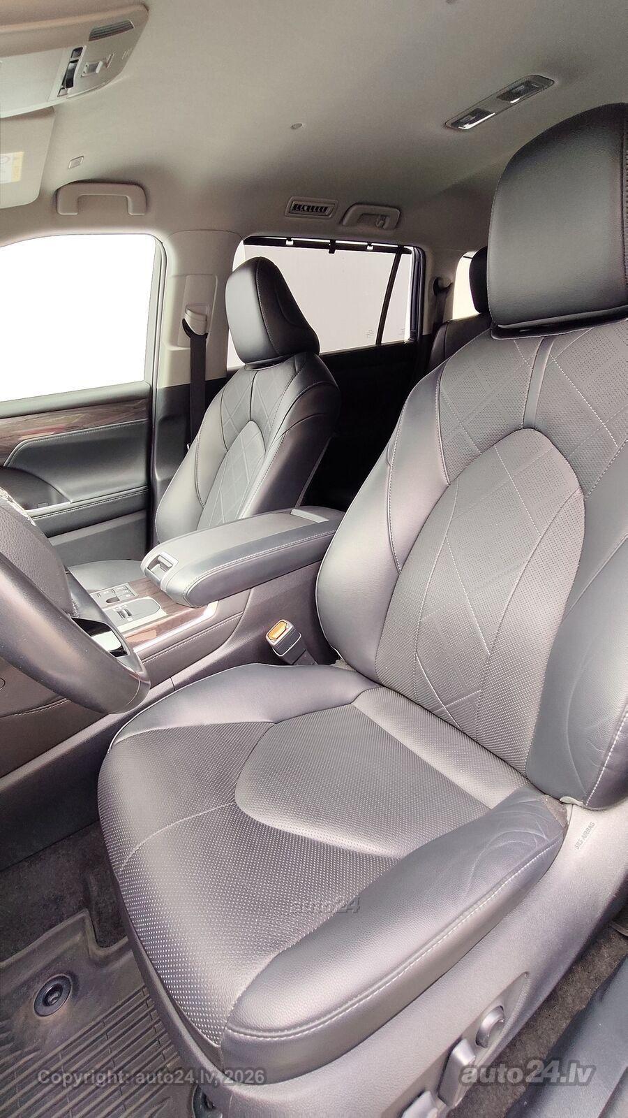 Blue Toyota Highlander 2023 in Tallinn, with an engine capacity of 2.49 L and mileage of 74 thousand km for 50995 €, photo 11 on AUTOMOTO.COM.LV