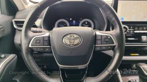 Blue Toyota Highlander 2023 in Tallinn, with an engine capacity of 2.49 L and mileage of 74 thousand km for 50995 €, photo 12 on AUTOMOTO.COM.LV