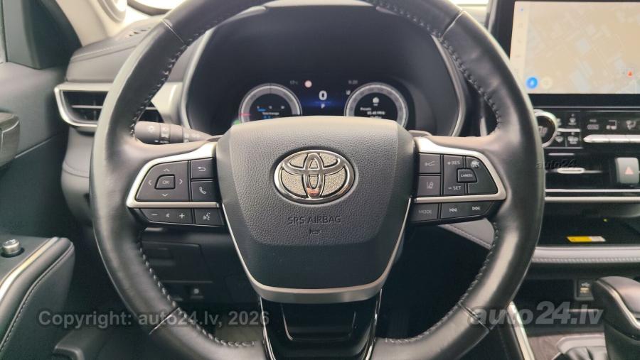 Blue Toyota Highlander 2023 in Tallinn, with an engine capacity of 2.49 L and mileage of 74 thousand km for 50995 €, photo 12 on AUTOMOTO.COM.LV