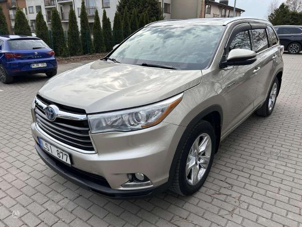 Brūns Toyota Highlander 2015 Viļņa, ar dzinēja tilpumu 3.46 L un nobraukumu 243 tūkst. km par 18600 €, foto 1 vietnē AUTOMOTO.COM.LV