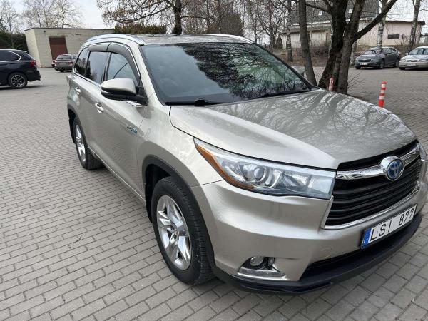 Brūns Toyota Highlander 2015 Viļņa, ar dzinēja tilpumu 3.46 L un nobraukumu 243 tūkst. km par 18600 €, foto 2 vietnē AUTOMOTO.COM.LV