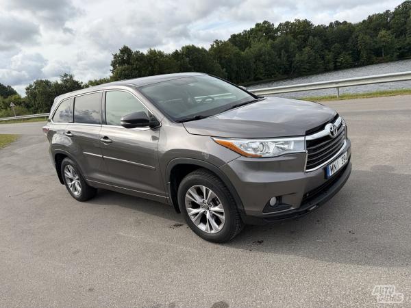 Brūns Toyota Highlander 2016 Kretinga, ar dzinēja tilpumu 3.50 L un nobraukumu 270 tūkst. km par 16000 €, foto 1 vietnē AUTOMOTO.COM.LV