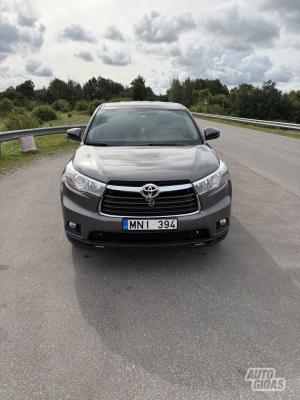 Brūns Toyota Highlander 2016 Kretinga, ar dzinēja tilpumu 3.50 L un nobraukumu 270 tūkst. km par 16000 €, foto 3 vietnē AUTOMOTO.COM.LV