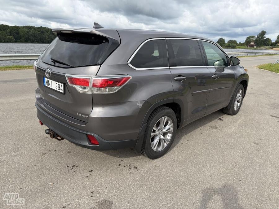 Brūns Toyota Highlander 2016 Kretinga, ar dzinēja tilpumu 3.50 L un nobraukumu 270 tūkst. km par 16000 €, foto 5 vietnē AUTOMOTO.COM.LV