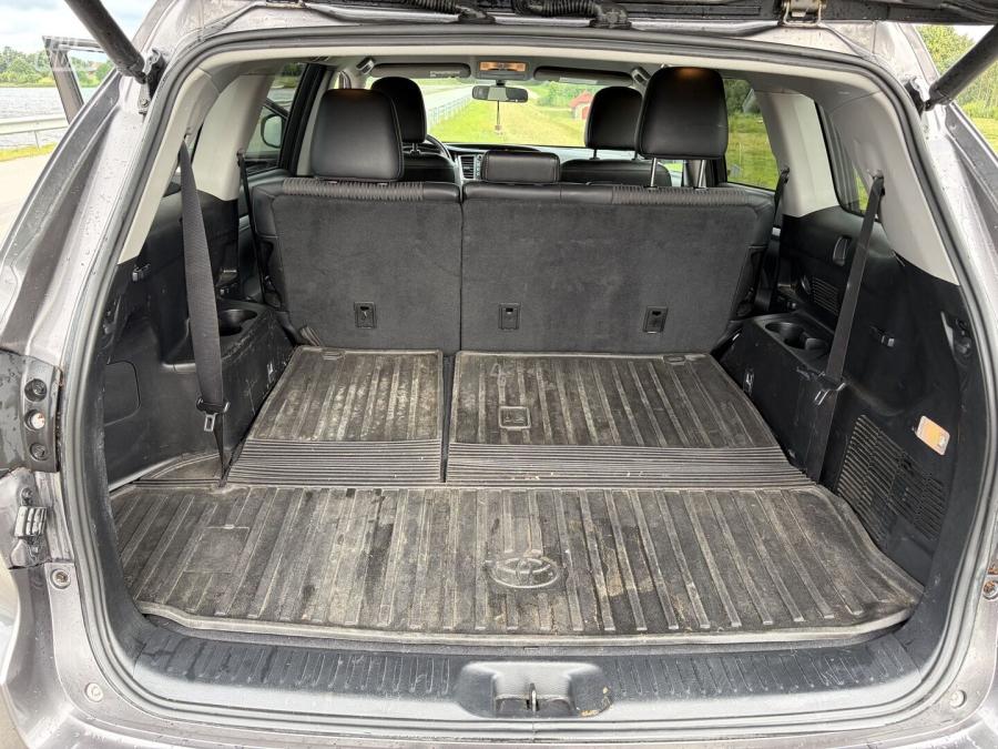 Brūns Toyota Highlander 2016 Kretinga, ar dzinēja tilpumu 3.50 L un nobraukumu 270 tūkst. km par 16000 €, foto 19 vietnē AUTOMOTO.COM.LV