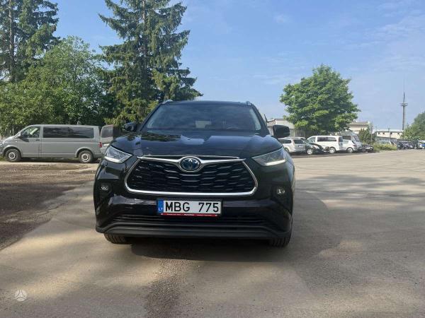 Brūns Toyota Highlander 2021 Kauņa, ar dzinēja tilpumu 2.49 L un nobraukumu 93 tūkst. km par 37800 €, foto 3 vietnē AUTOMOTO.COM.LV