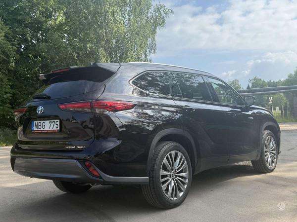 Brūns Toyota Highlander 2021 Kauņa, ar dzinēja tilpumu 2.49 L un nobraukumu 93 tūkst. km par 37800 €, foto 5 vietnē AUTOMOTO.COM.LV