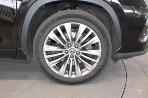 Brūns Toyota Highlander 2021 Kauņa, ar dzinēja tilpumu 2.49 L un nobraukumu 167 tūkst. km par 36500 €, foto 16 vietnē AUTOMOTO.COM.LV
