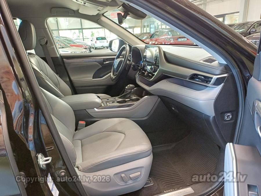 Brūns Toyota Highlander 2021 Tallina, ar dzinēja tilpumu 2.50 L un nobraukumu 126 tūkst. km par 35900 €, foto 6 vietnē AUTOMOTO.COM.LV