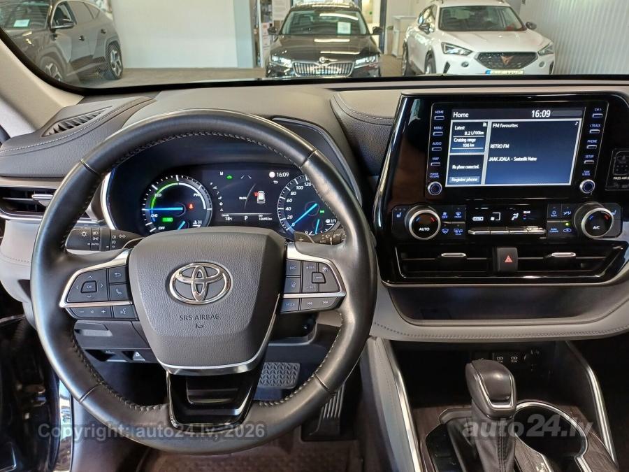 Brūns Toyota Highlander 2021 Tallina, ar dzinēja tilpumu 2.50 L un nobraukumu 126 tūkst. km par 35900 €, foto 11 vietnē AUTOMOTO.COM.LV