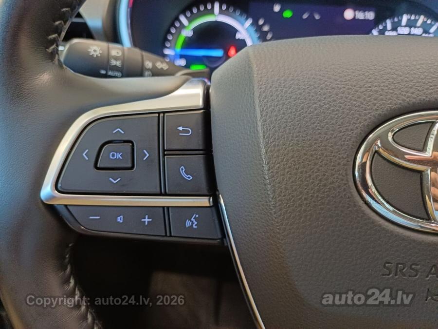 Brūns Toyota Highlander 2021 Tallina, ar dzinēja tilpumu 2.50 L un nobraukumu 126 tūkst. km par 35900 €, foto 17 vietnē AUTOMOTO.COM.LV