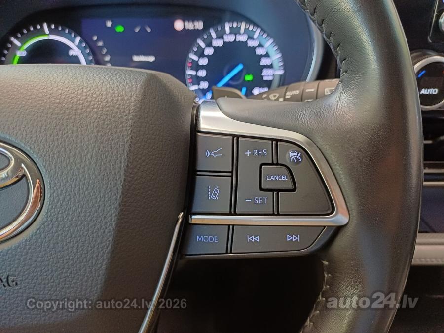 Brūns Toyota Highlander 2021 Tallina, ar dzinēja tilpumu 2.50 L un nobraukumu 126 tūkst. km par 35900 €, foto 18 vietnē AUTOMOTO.COM.LV