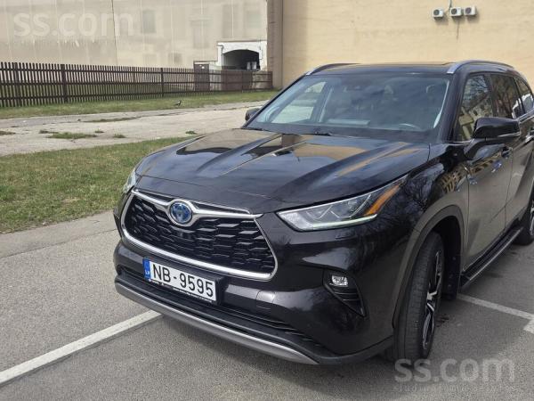 Brūns Toyota Highlander 2022 Rīga, ar dzinēja tilpumu 2.50 L un nobraukumu 105 tūkst. km par 39900 €, foto 1 vietnē AUTOMOTO.COM.LV