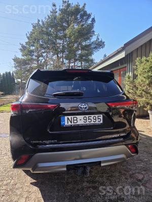 Brūns Toyota Highlander 2022 Rīga, ar dzinēja tilpumu 2.50 L un nobraukumu 104 tūkst. km par 40999 €, foto 4 vietnē AUTOMOTO.COM.LV