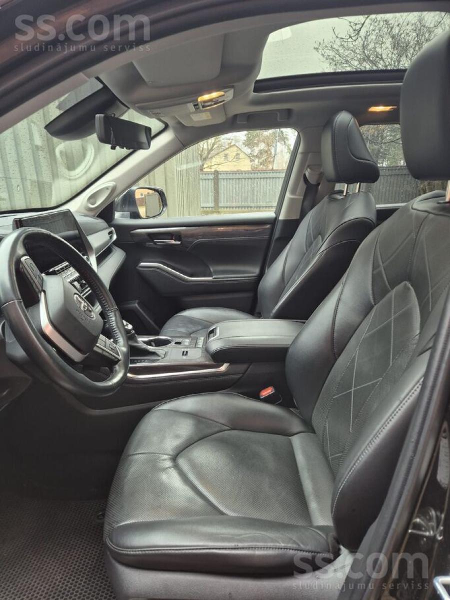 Brūns Toyota Highlander 2022 Rīga, ar dzinēja tilpumu 2.50 L un nobraukumu 104 tūkst. km par 40999 €, foto 13 vietnē AUTOMOTO.COM.LV