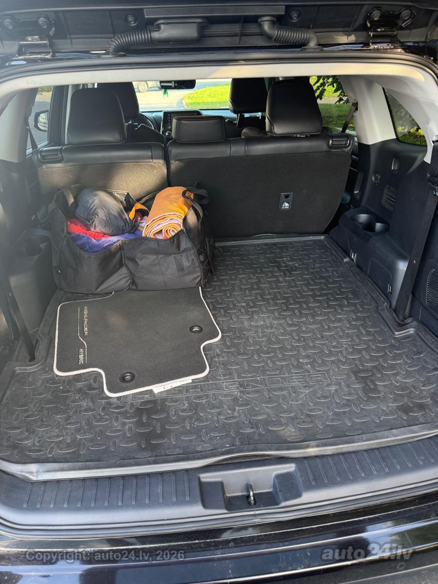 Brūns Toyota Highlander 2021 Tallina, ar dzinēja tilpumu 2.50 L un nobraukumu 82 tūkst. km par 37900 €, foto 13 vietnē AUTOMOTO.COM.LV